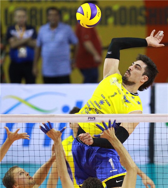 Loimulle keskipelaajaa Argentiinasta - Urheilu - Aamuset