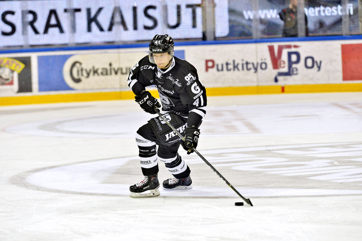 Oskari Siiki vahvistaa Tuton hyökkäystä - Urheilu - Aamuset