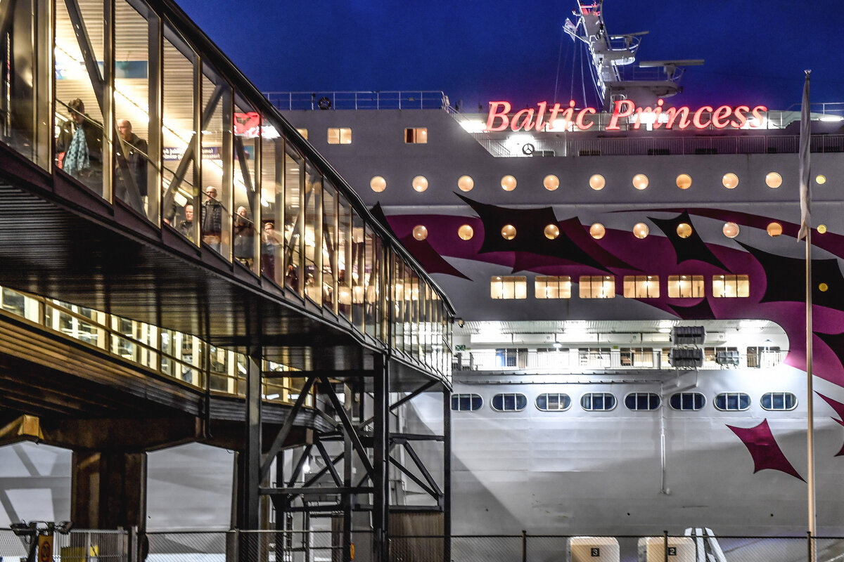 Baltic Princess ja Galaxy aloittavat rahdin liikennöinnin Turku ...
