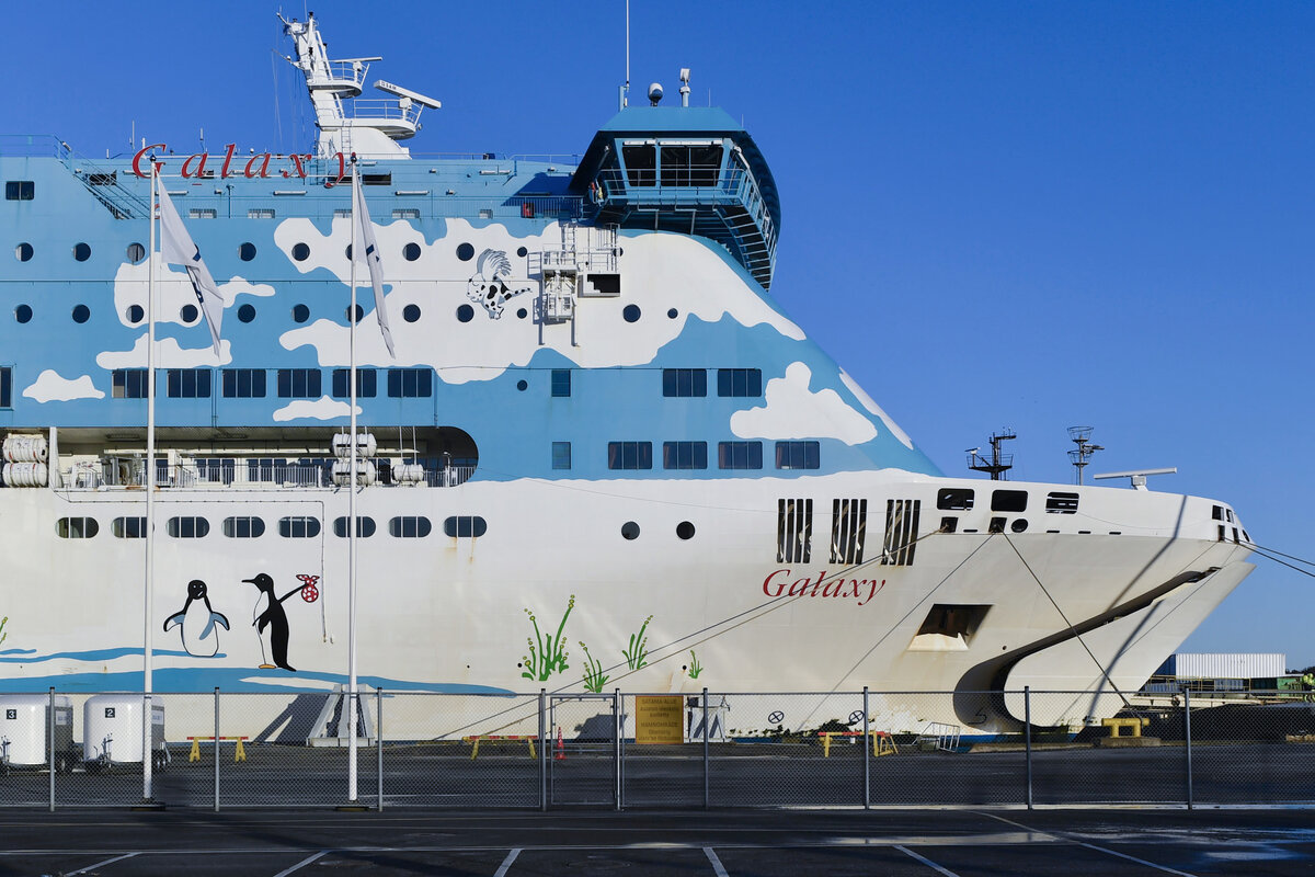 Galaxy telakalle Naantaliin, Baltic Princess liikennöi normaalin ...