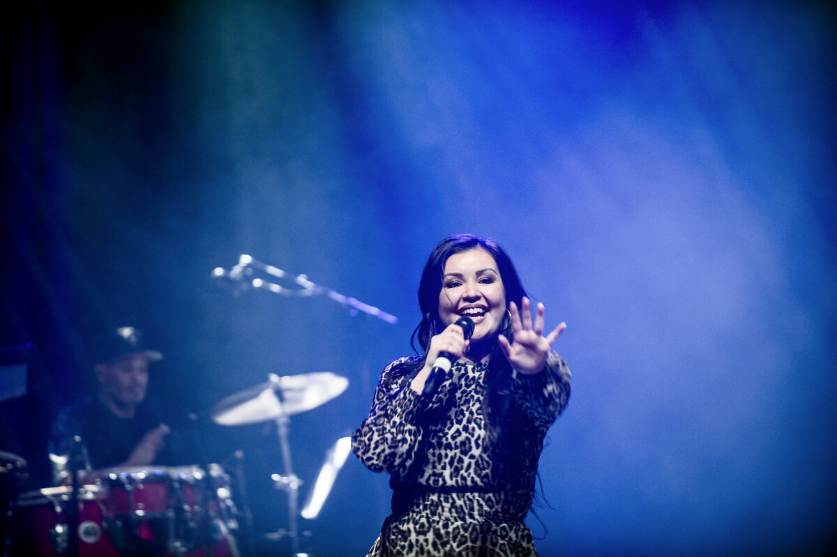 Diandra kiertää kesäteattereita - Viihde - Aamuset