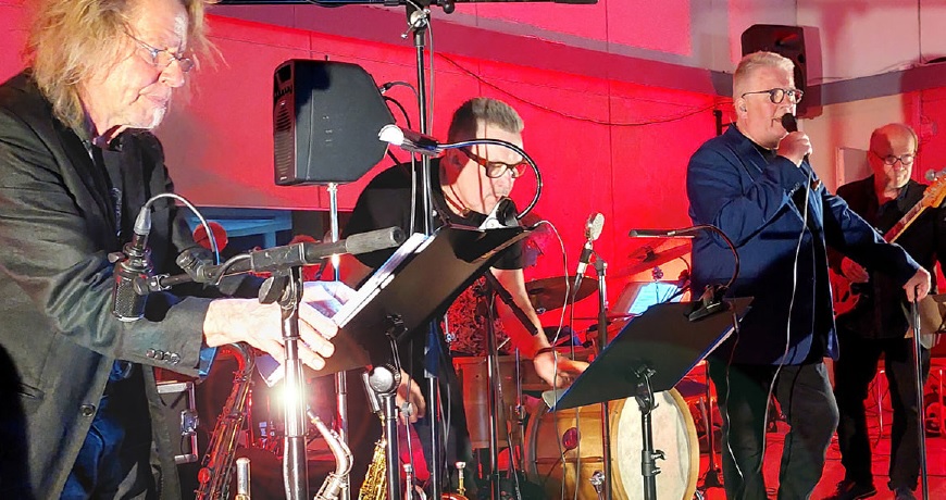 Ruskotalolla tanssitaan taas - Viihde - Aamuset