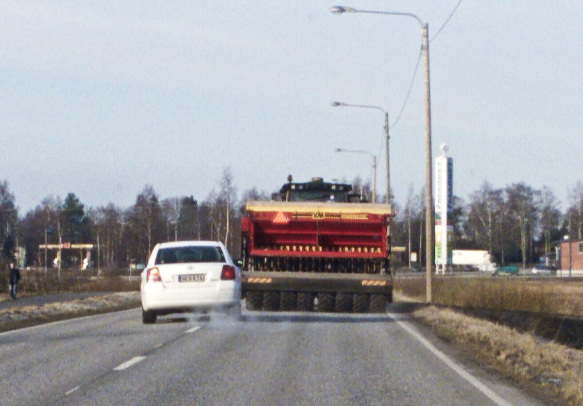 Ohitus ei salli ylinopeutta - Liikenne - Aamuset